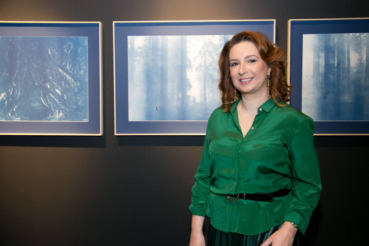 Andréa Brächer apresenta a exposição “Maravilhando Fabulações de mãos ...